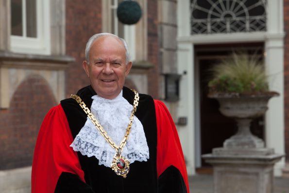 2015-2016 Mayor Roger Knight – Mayor of Worcester